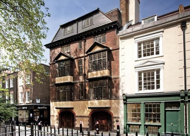Ile lat ma najstarszy budynek Londynie? Można się zdziwić! | Domiporta